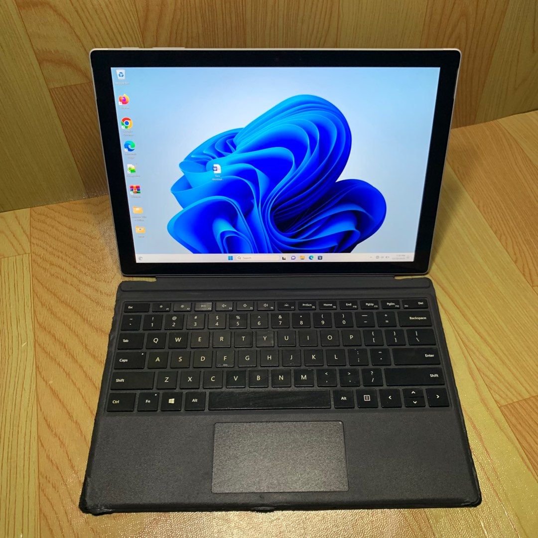 Microsoft Surface 5, i5,7th gen,16 GB ram, 256 SSD, with keyboard ...