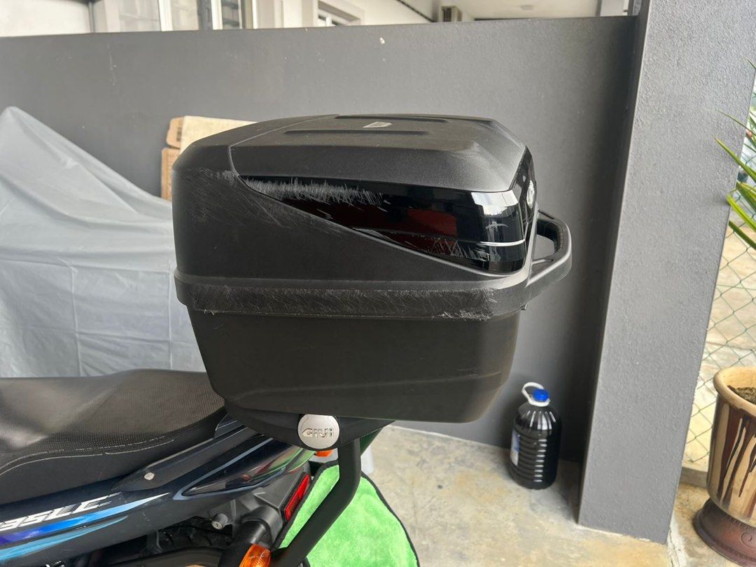 Monorack J & Box Givi 32L for sell, Motorbikes on Carousell