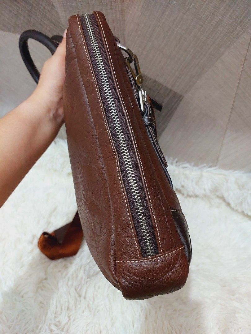 Mook two way laptop bag, Women's Fashion, Bags & Wallets, Cross-body ...