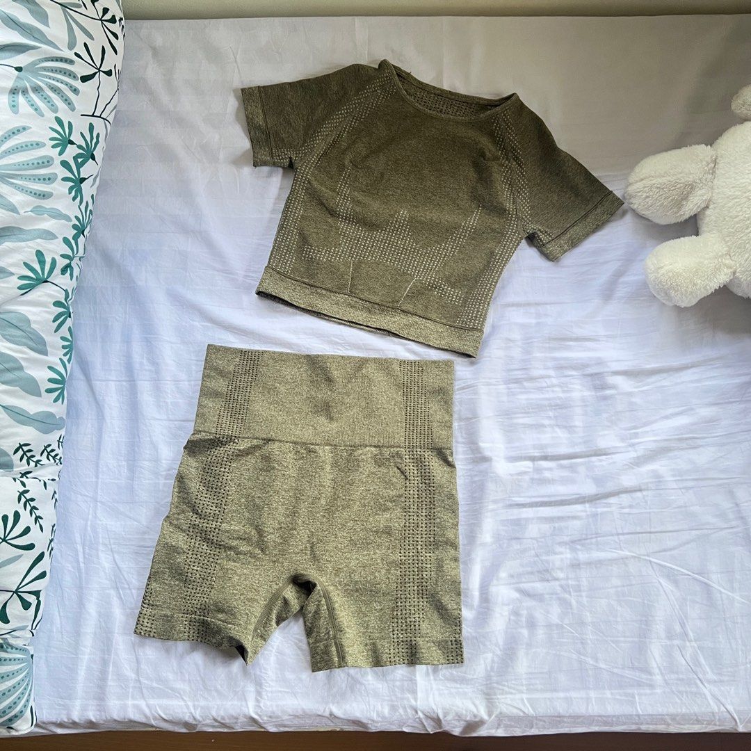 moss green anti camel toe workout set, Women's Fashion, Activewear on ...