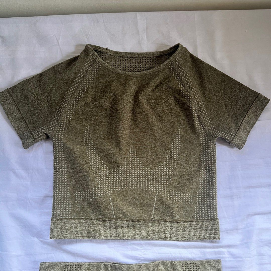 moss green anti camel toe workout set, Women's Fashion, Activewear on ...