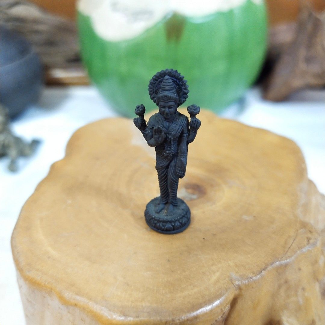 Phra Lakshmi Roop Lor, Hobbies & Toys, Memorabilia & Collectibles ...