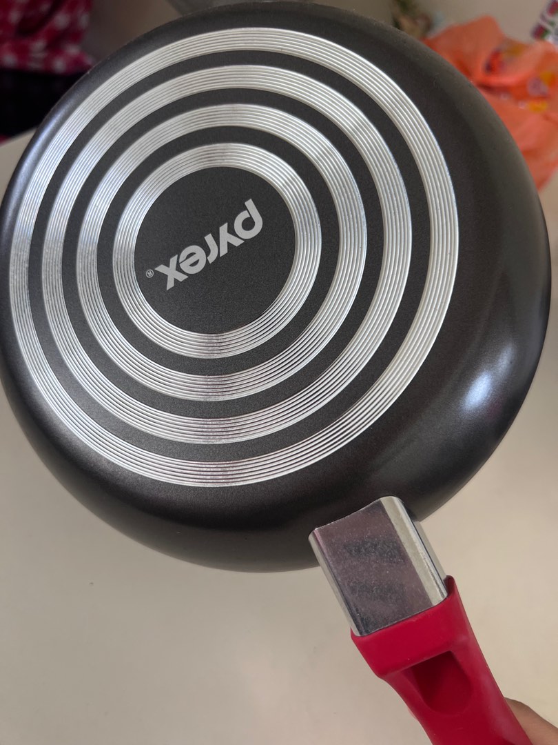 Pyrex 20cm frypan, Furniture & Home Living, Kitchenware & Tableware ...