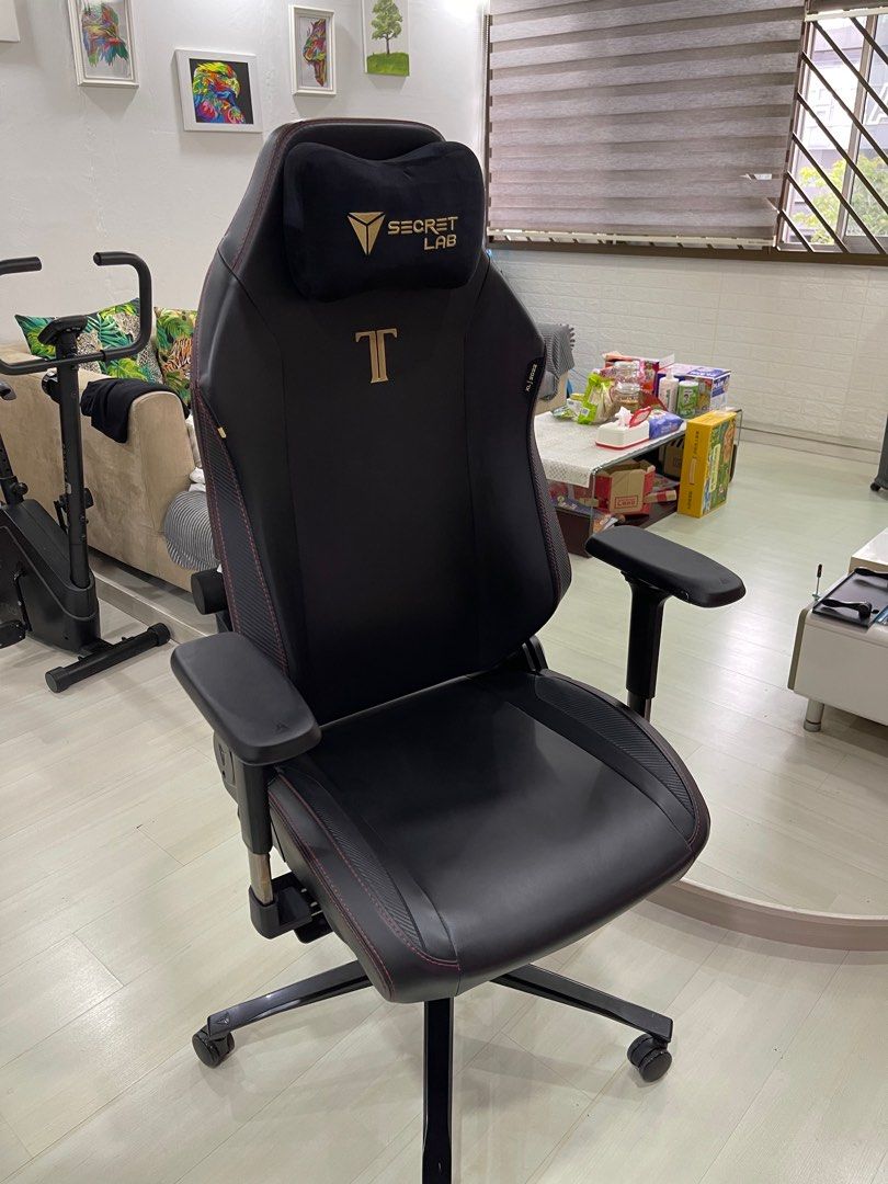 Secret lab Titan Evo 2022 XL, Furniture & Home Living, Furniture ...