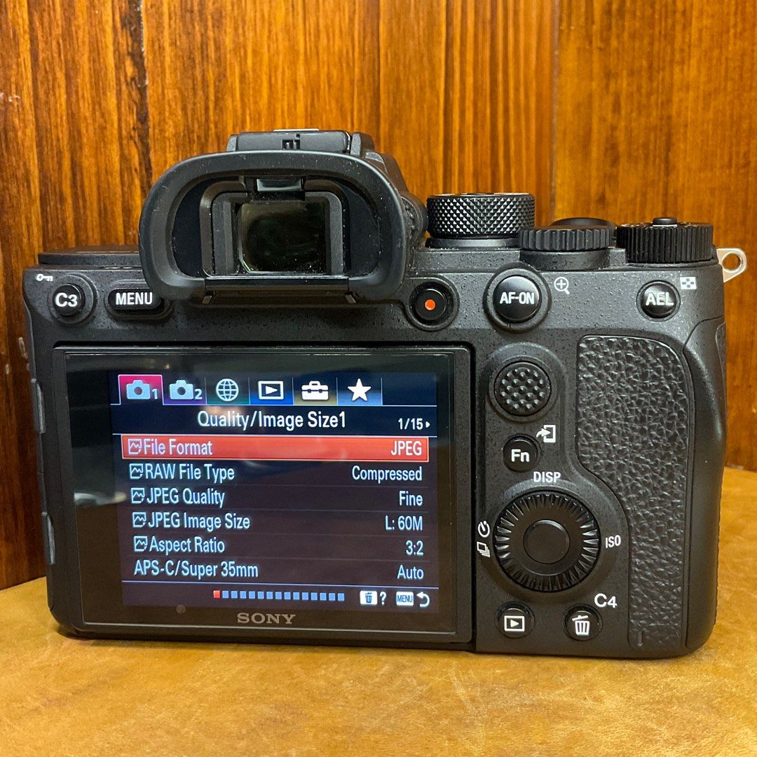 Sony A7 R4 (4476413) With Box, Photography, Cameras on Carousell