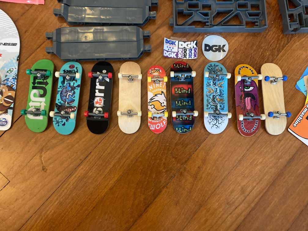Tech Deck, Boards, building pieces, and other Fingerboard Equipment ...