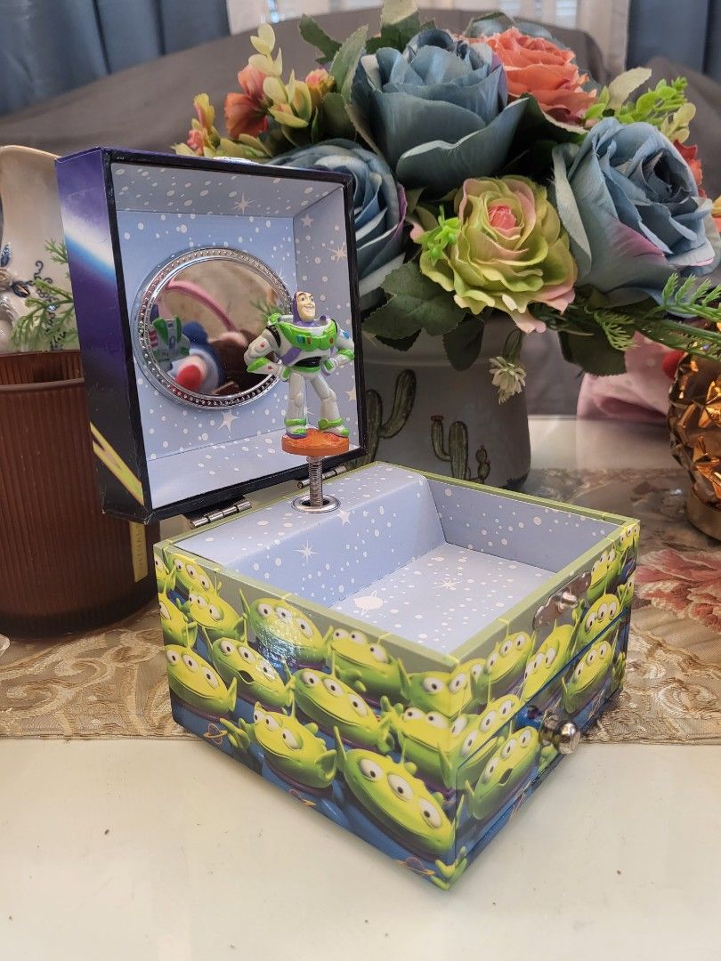 Toy Story Kittle Green Men Music Box/Mini Organizer, Hobbies & Toys ...