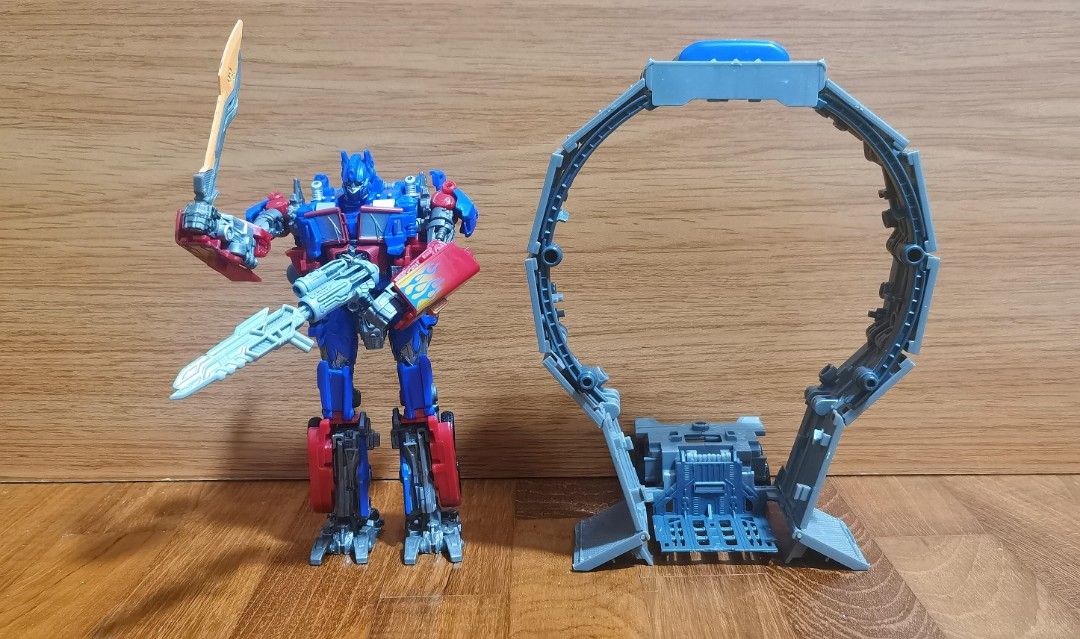 Transformers Studio series SS 35 Jetfire and Incompleted SS 44 Optimus ...