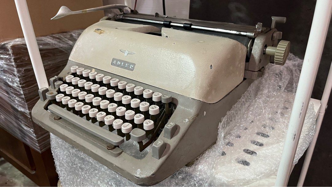 Vintage Adler Special typewriter 1958, Hobbies & Toys, Memorabilia ...