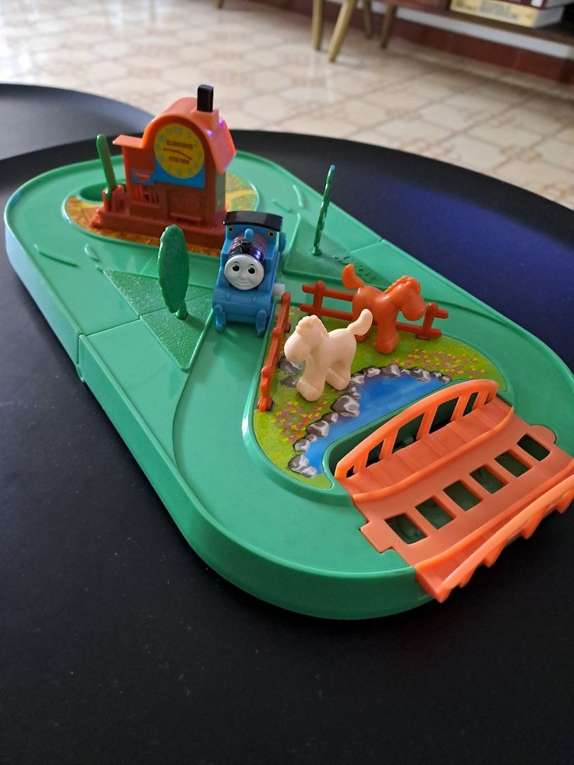 Vintage Thomas The Train 1982 Tomy Fold & Go Away Wind Up Carry Case ...