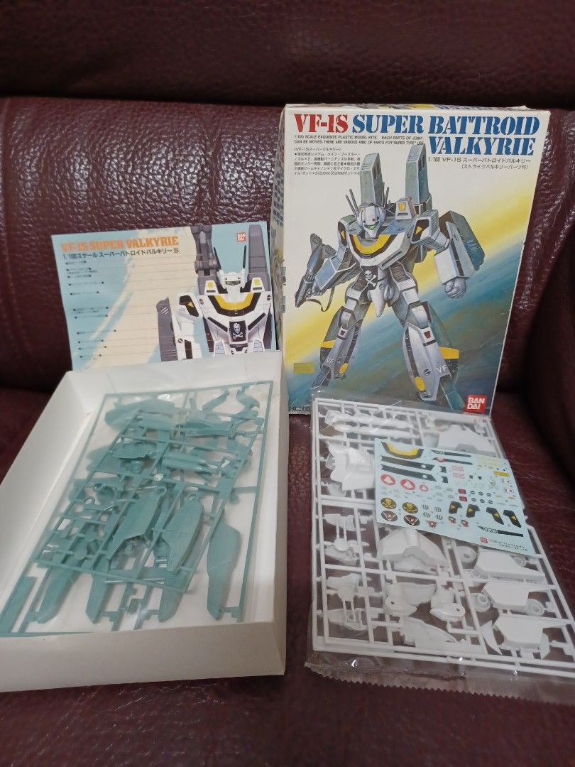 Brand new Super Valkyrie VF-1S plastic model kit 1:100 scale ...