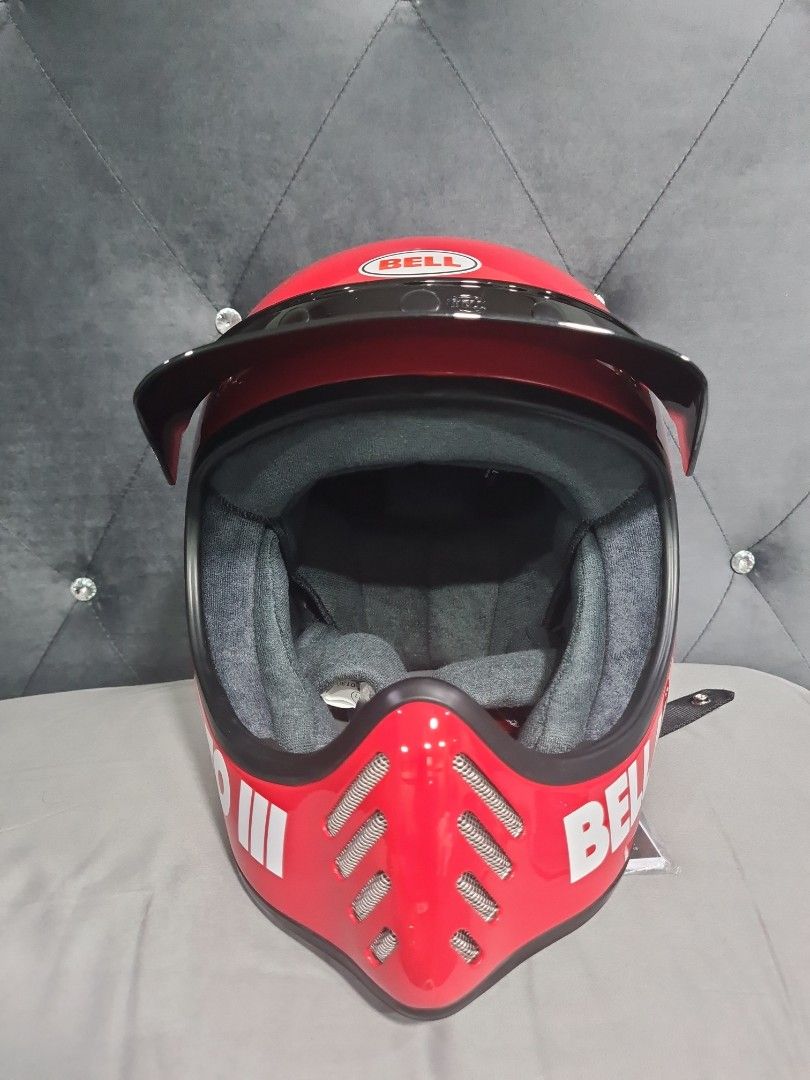 Bell Moto 3 Helmet Red, Motorcycles, Motorcycle Apparel on Carousell