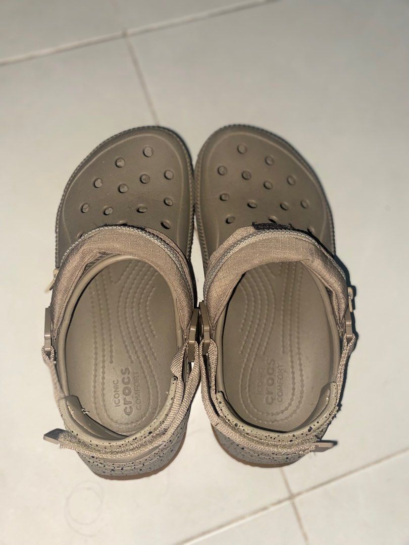 Crocs Brown zipper platform clogs, Women's Fashion, Footwear, Flipflops ...