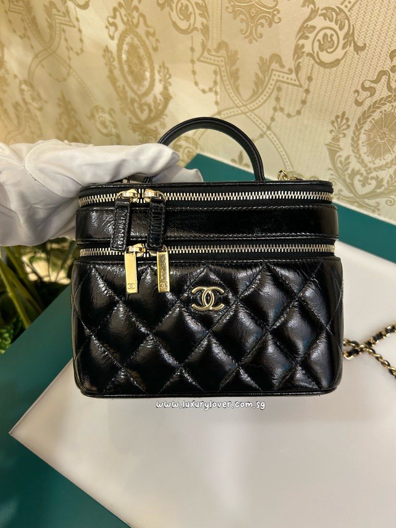 Chanel 22B Zip & Go Vanity with Chain Black Shiny Glazed Lamb LGHW ...
