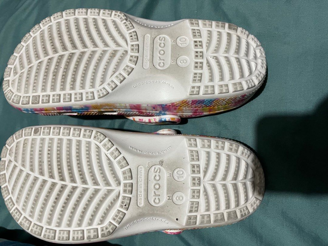 Crocs Classic Tye Die Clog M8 W10, Men's Fashion, Footwear, Slippers ...