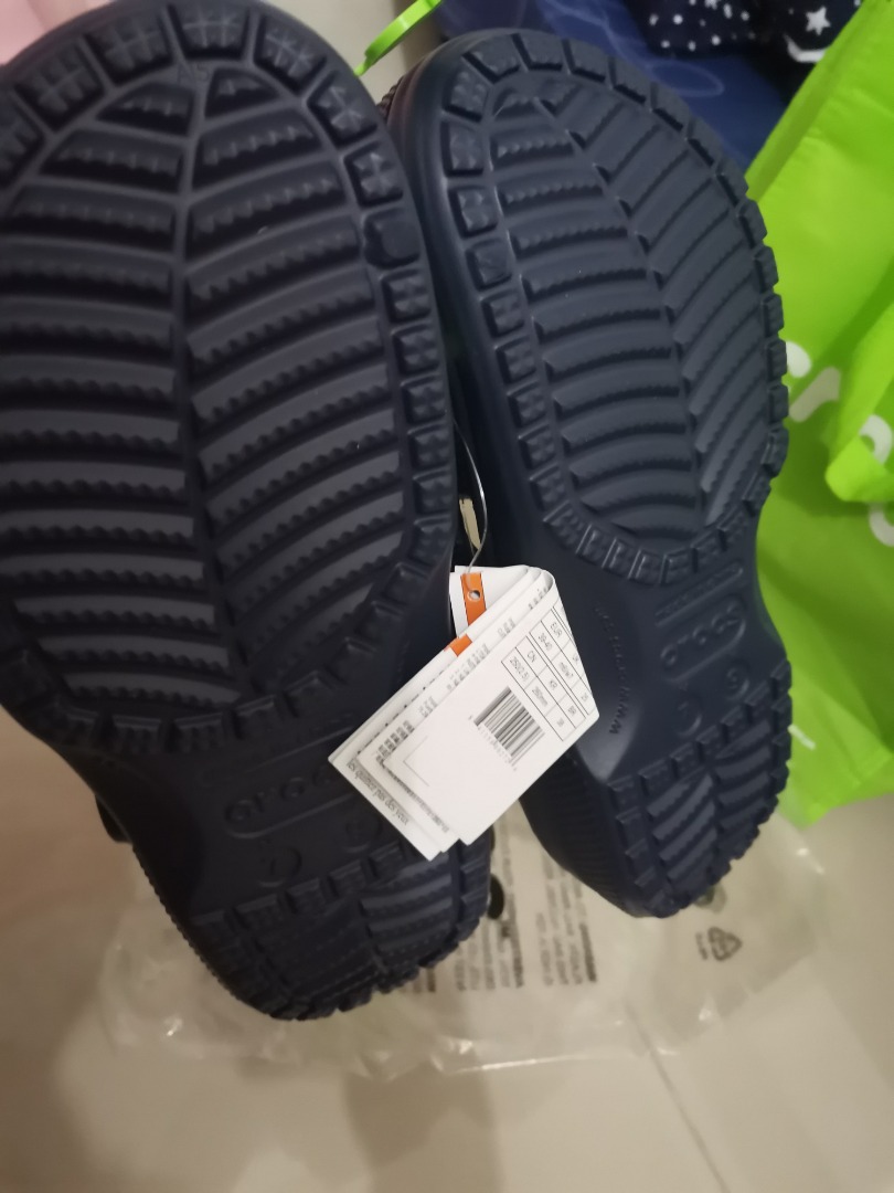 crocs navy original, Men's Fashion, Footwear, Slippers & Slides on ...