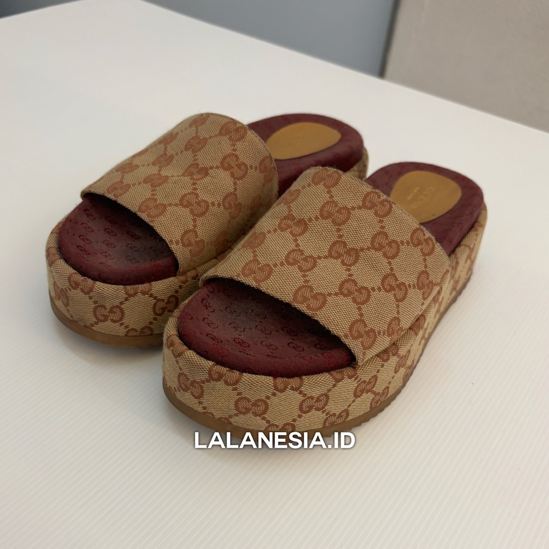 Gucci flatform slides sandals, Fesyen Wanita, Sepatu di Carousell