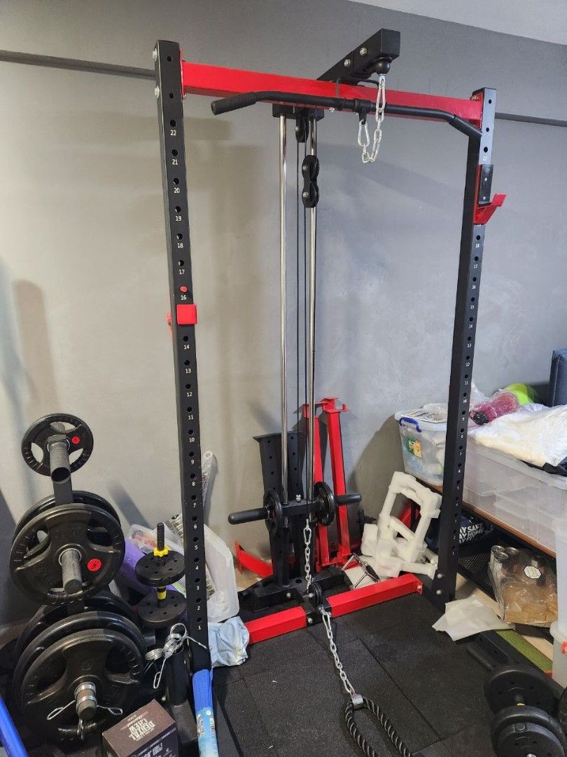 Half squat rack with pulley lat pulldown, Sports Equipment, Exercise ...