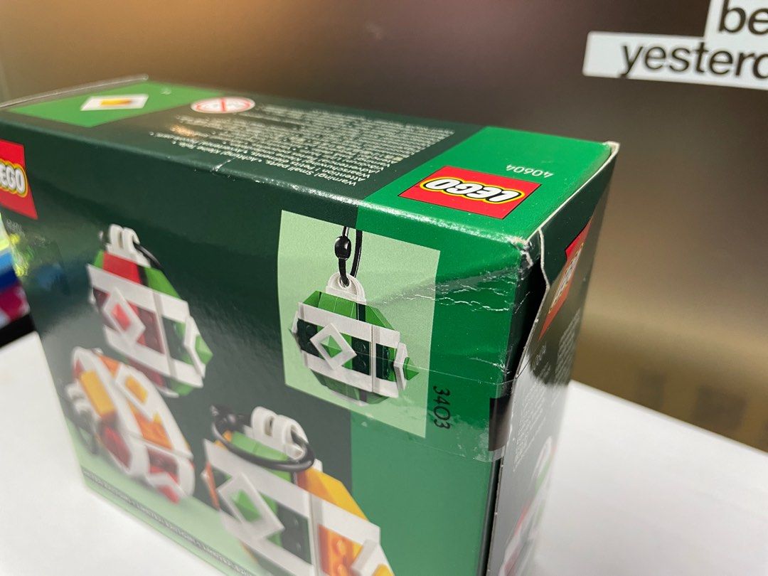 Lego 40604 Christmas decor set (box dented), Hobbies & Toys, Toys ...