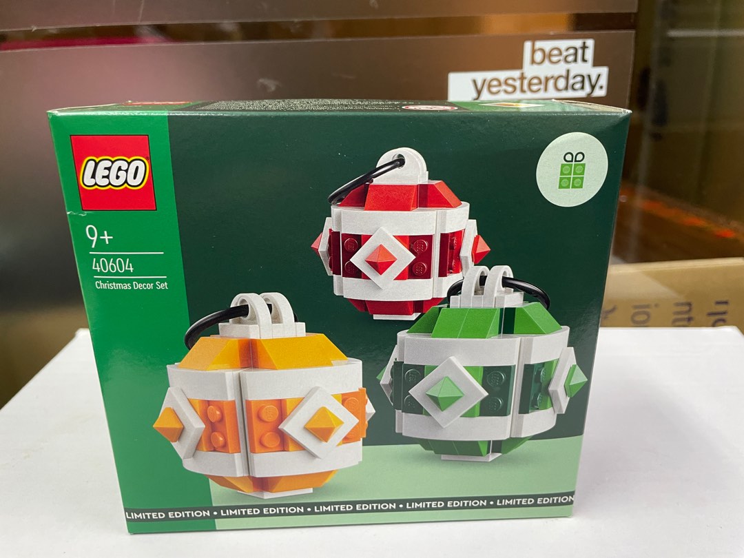 Lego 40604 Christmas decor set (box dented), Hobbies & Toys, Toys ...