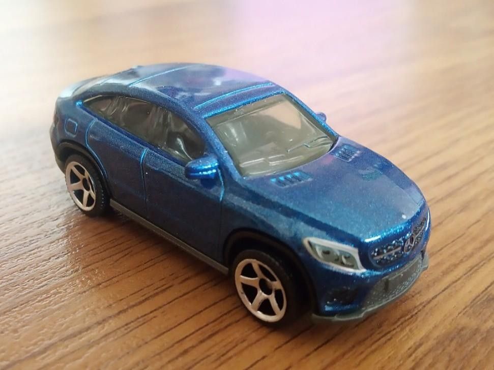 Matchbox 2019 5 Pack GBJ75 Auto Bahn Express MB1092 '15 Mercedes-Benz ...