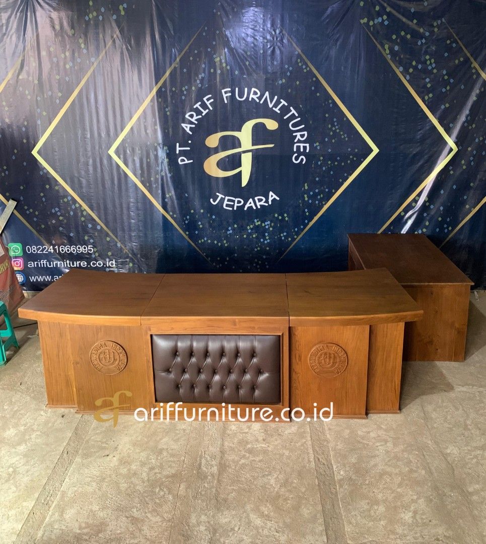 Meja Kantor Kerja Letter L Minimalis Jati, Perabotan Rumah di Carousell