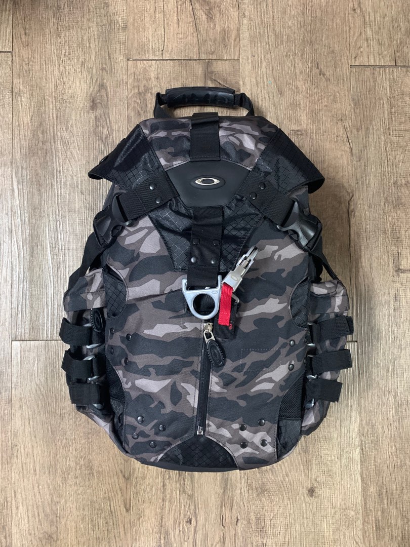 Oakley Icon Tactical Hybrid Backpack Stealth Camouflage Military Tech ...