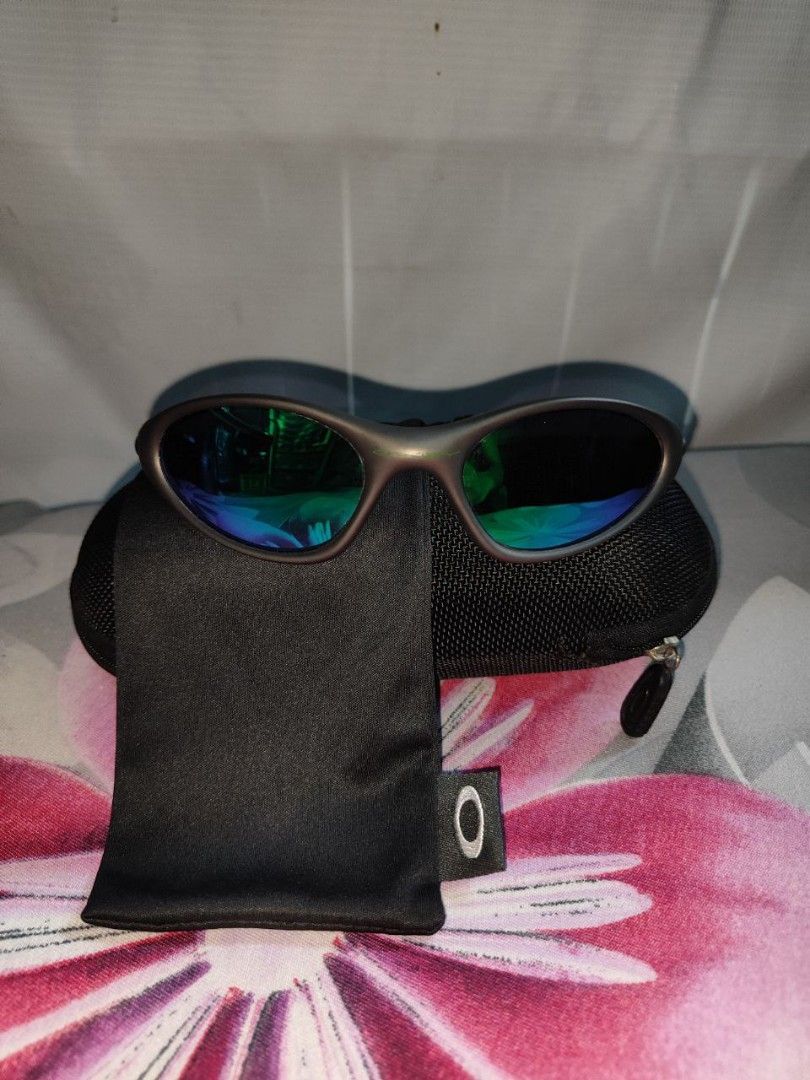 Vintage Oakley One Minute Gen 1.0, Men's Fashion, Watches & Accessories ...