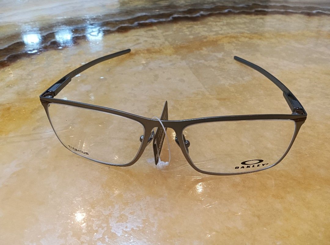 Oakley tie bar prescription glasses, Men's Fashion, Watches ...