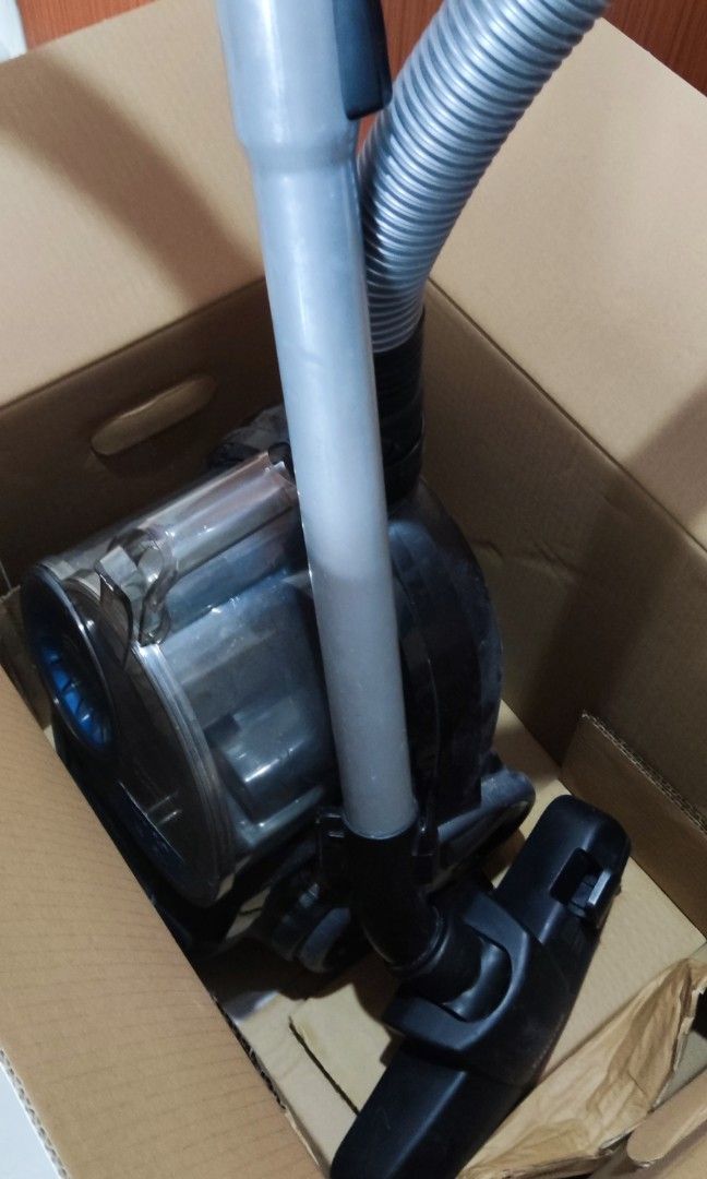 Philips PowerPro Compact vacuum cleaner (Power Cyclone 5) FC9350/61, TV ...