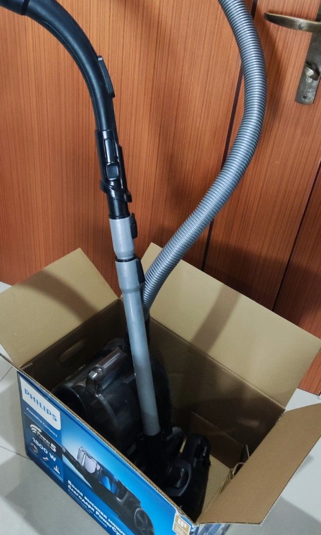 Philips PowerPro Compact vacuum cleaner (Power Cyclone 5) FC9350/61, TV ...