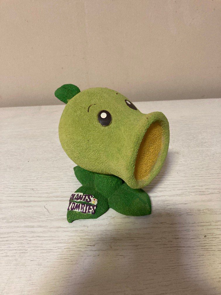 Piggy bank plants vs zombies peashooter, Hobbies & Toys, Toys & Games ...