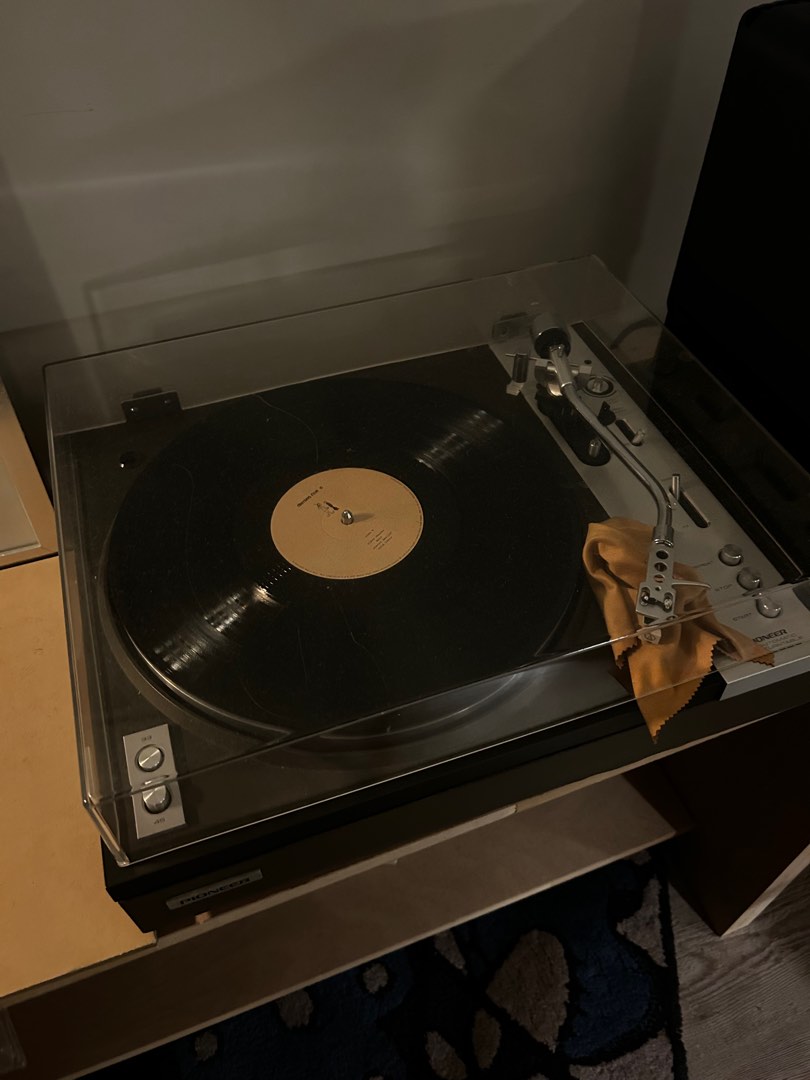 Pioneer vinyl player (with phono amp), 興趣及遊戲, 音樂、樂器 & 配件, 樂器配件 - Carousell
