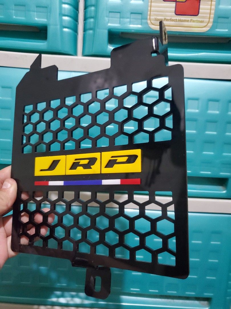 Radiator cover for Raider R150 FI, Motorbikes, Motorbike Parts ...