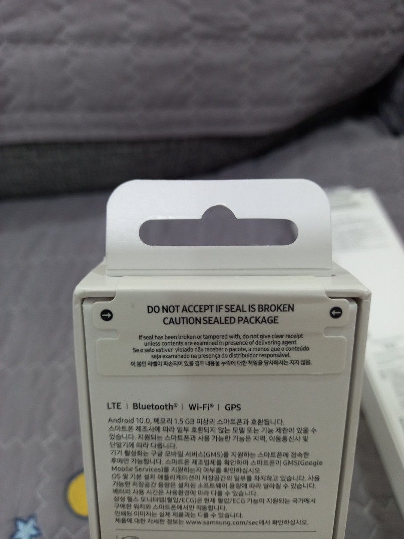 Samsung Galaxy Watch 6 LTE , Brand New seal in box, gold, black, Mobile ...