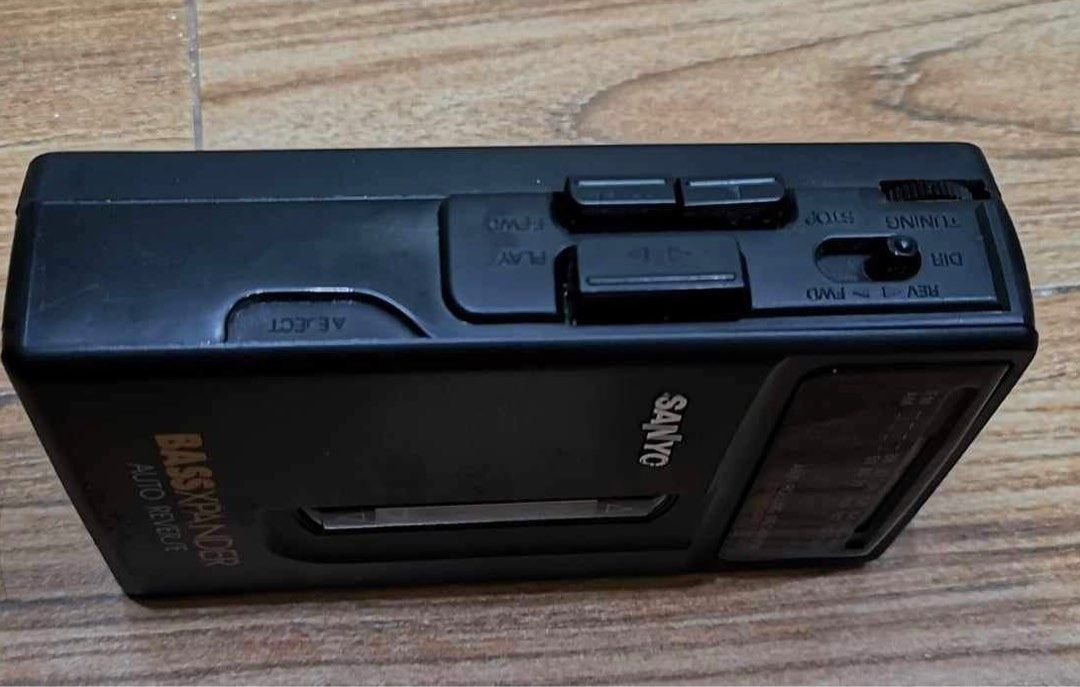 Sanyo Autoreverse Walkman, Audio, Portable Music Players on Carousell