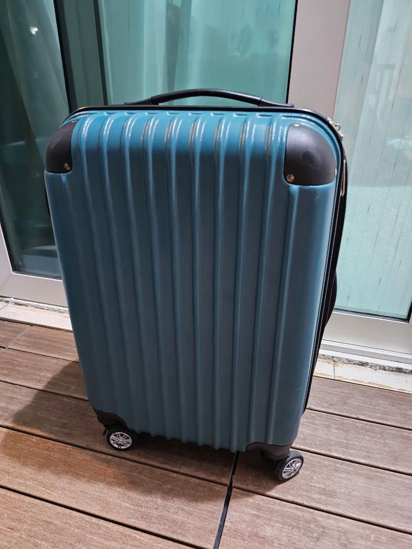 Slazenger Cabin Luggage 20" Expandable, Hobbies & Toys, Travel, Luggage ...