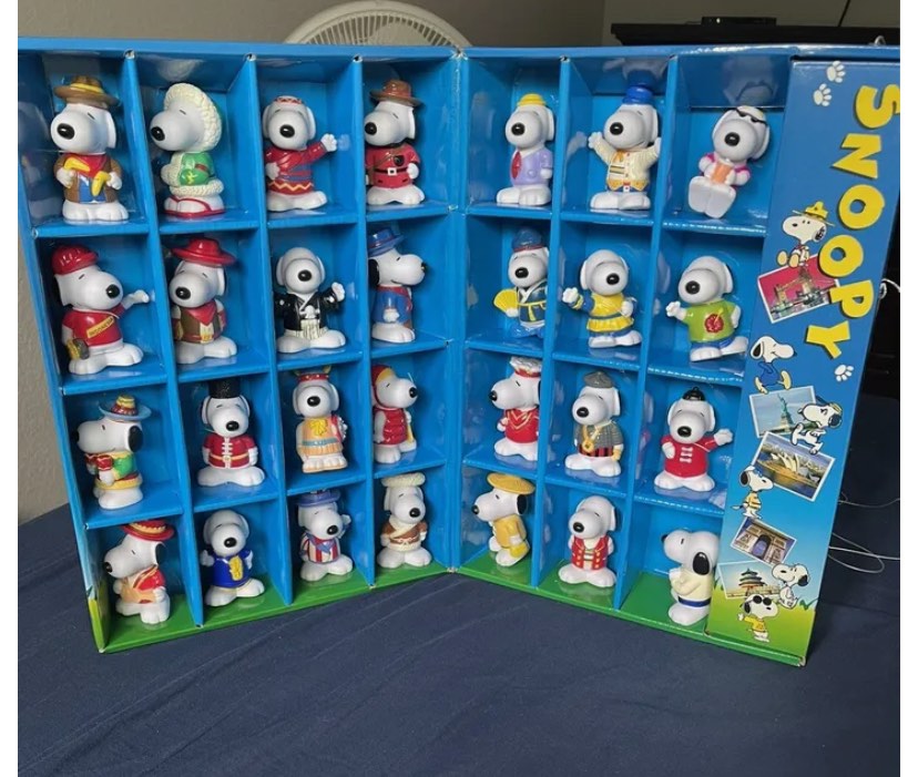 Snoopy set around the world, Hobbies & Toys, Toys & Games on Carousell