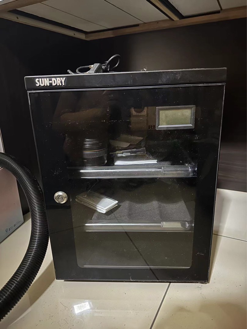 Sun-Dry Dry box D048, Photography, Photography Accessories, Dry Boxes & Cabinets on Carousell