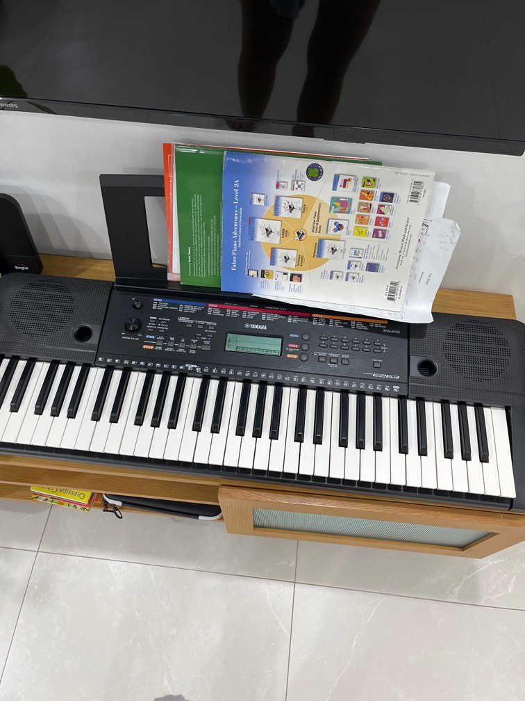 Yahama keyboard PSR-E263, Hobbies & Toys, Music & Media, Musical ...