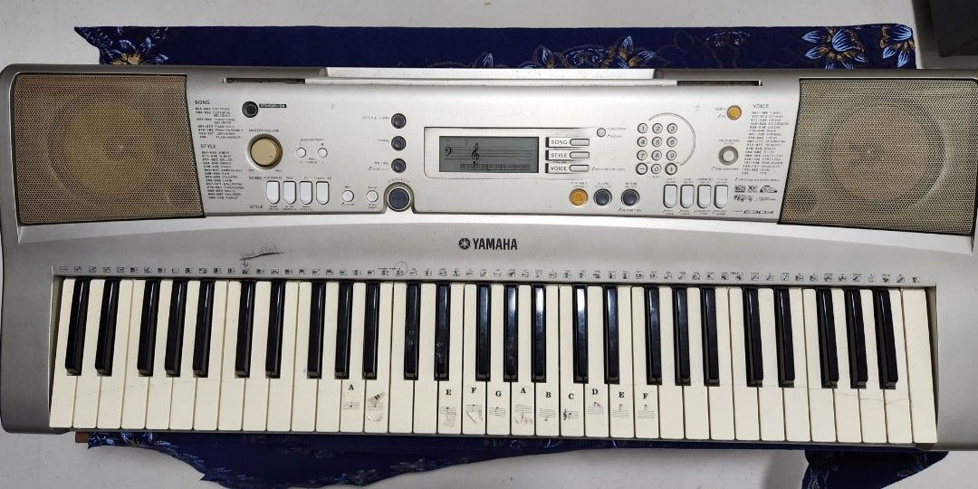 Yamaha Keyboard, Hobbies & Toys, Music & Media, Musical Instruments on ...
