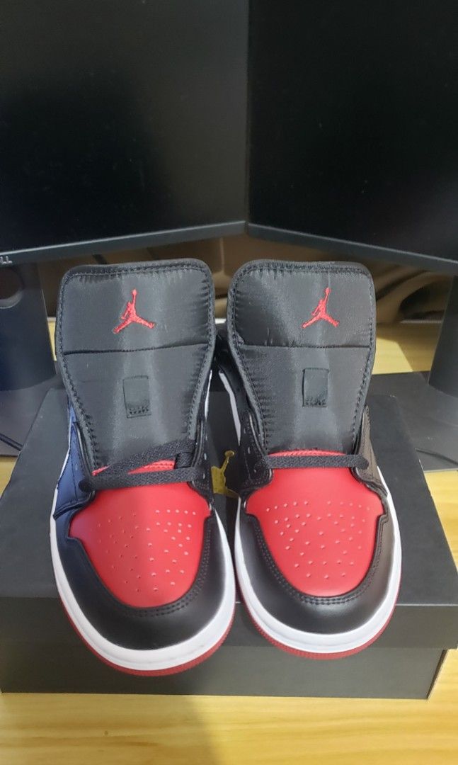 Air Jordan 1 Low Bred Toe, Men's Fashion, Footwear, Sneakers on Carousell