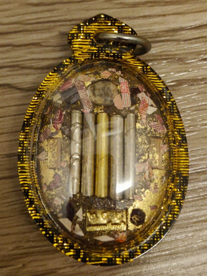 AJ Kor Khun Chang Locket, Hobbies & Toys, Memorabilia & Collectibles ...