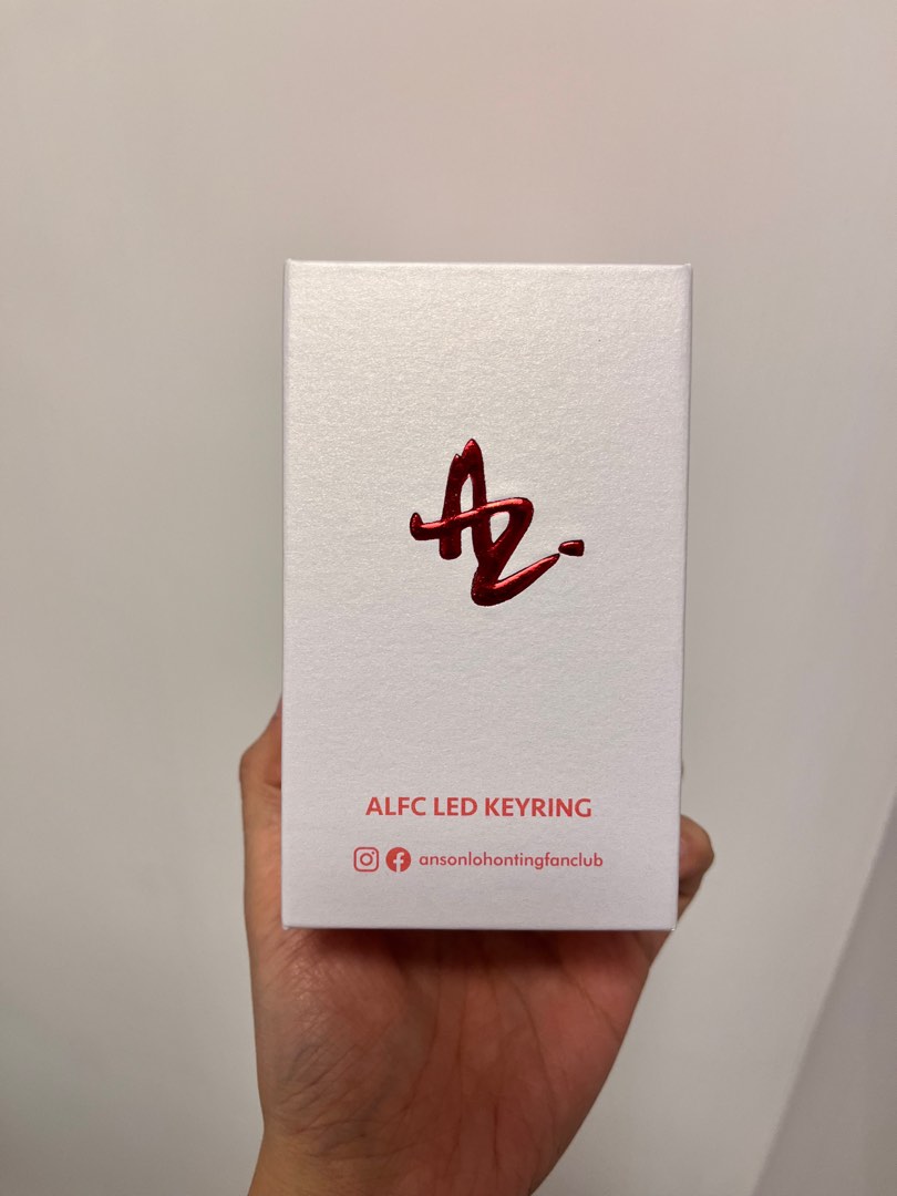 原價全新Anson Lo Fans Club小手燈, 興趣及遊戲, 收藏品及紀念品, 明星周邊 - Carousell