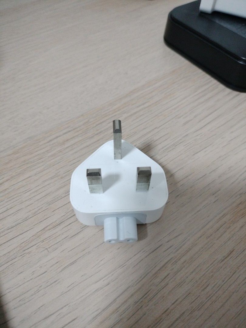 Apple charging plug / adapter, Computers & Tech, Parts & Accessories ...