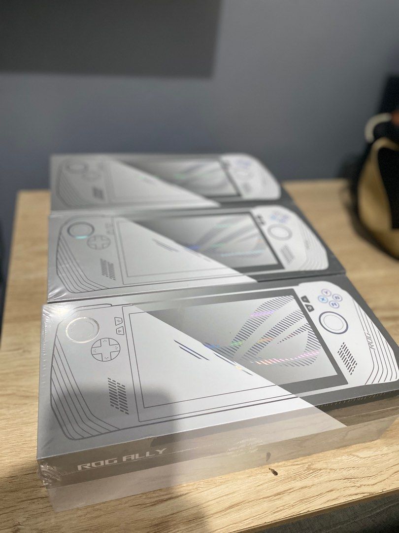 Asus ROG Ally AMD Ryzen™ Z1 Processor Brand new sealed, Video Gaming ...