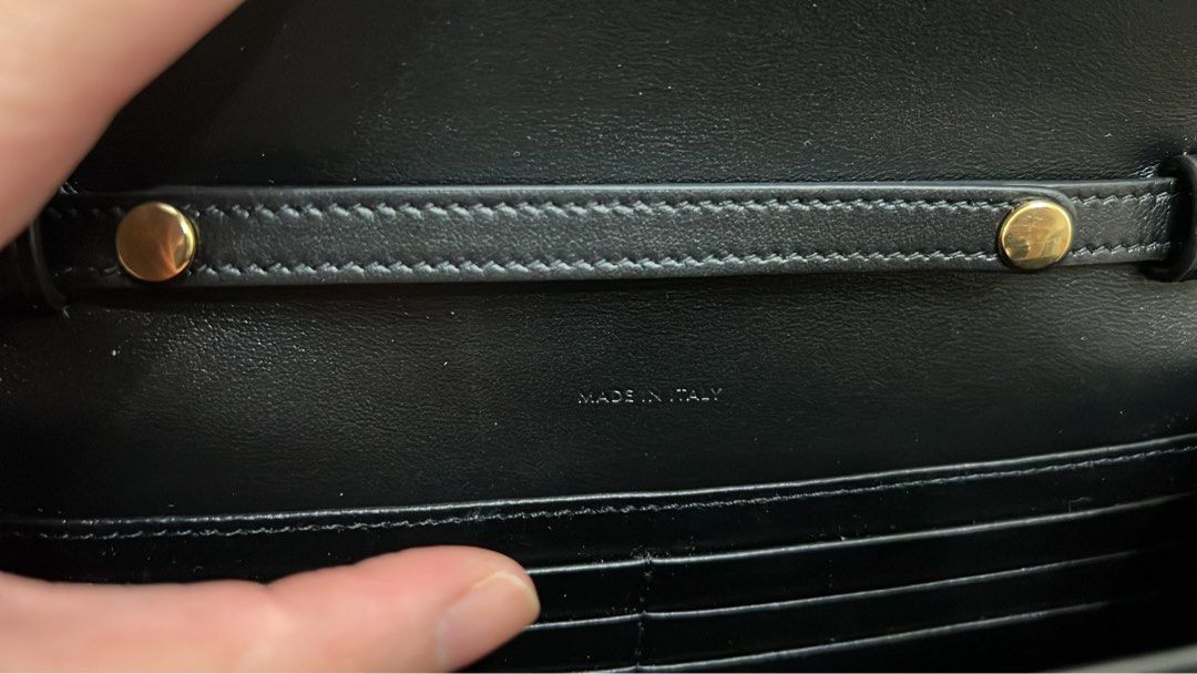 Celine WOC Triomphe, 名牌, 手袋及銀包 - Carousell