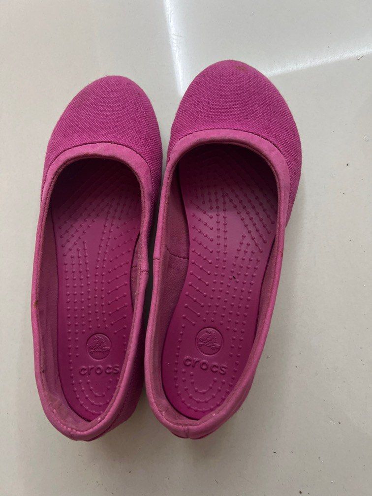 Crocs size 5, Women's Fashion, Footwear, Sandals on Carousell