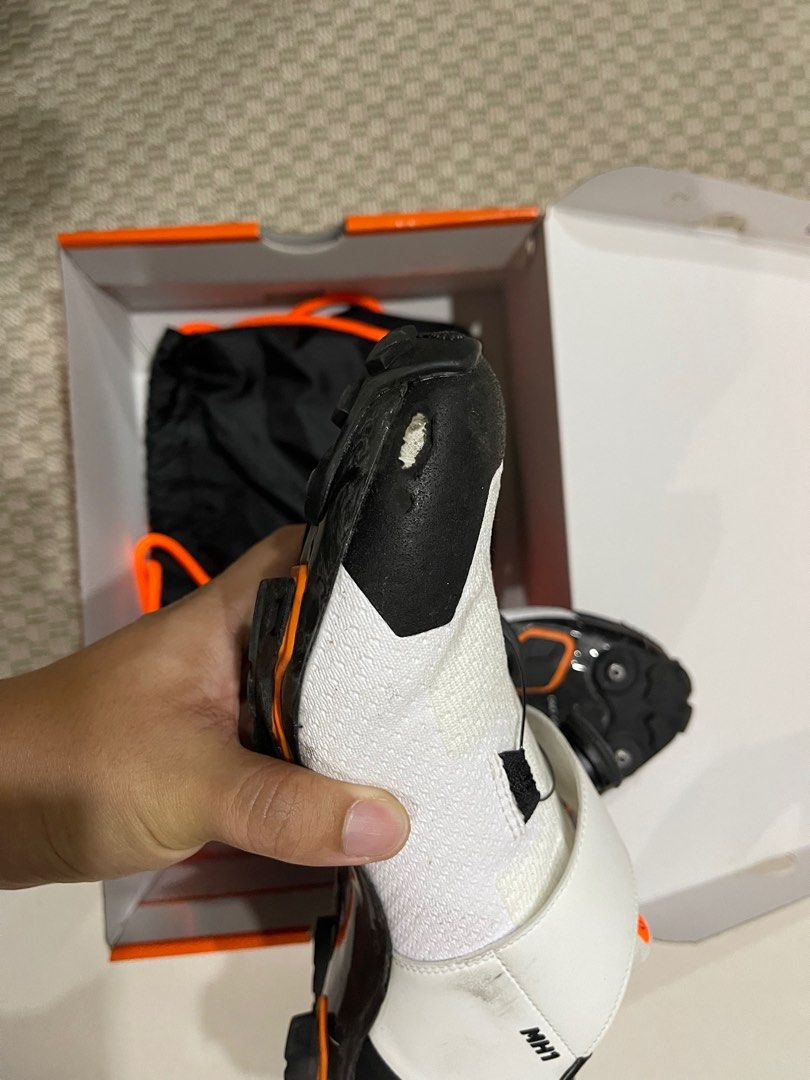 DMT MH1 Carbon Gravel Cycling Shoes, Sports Equipment, Bicycles & Parts ...