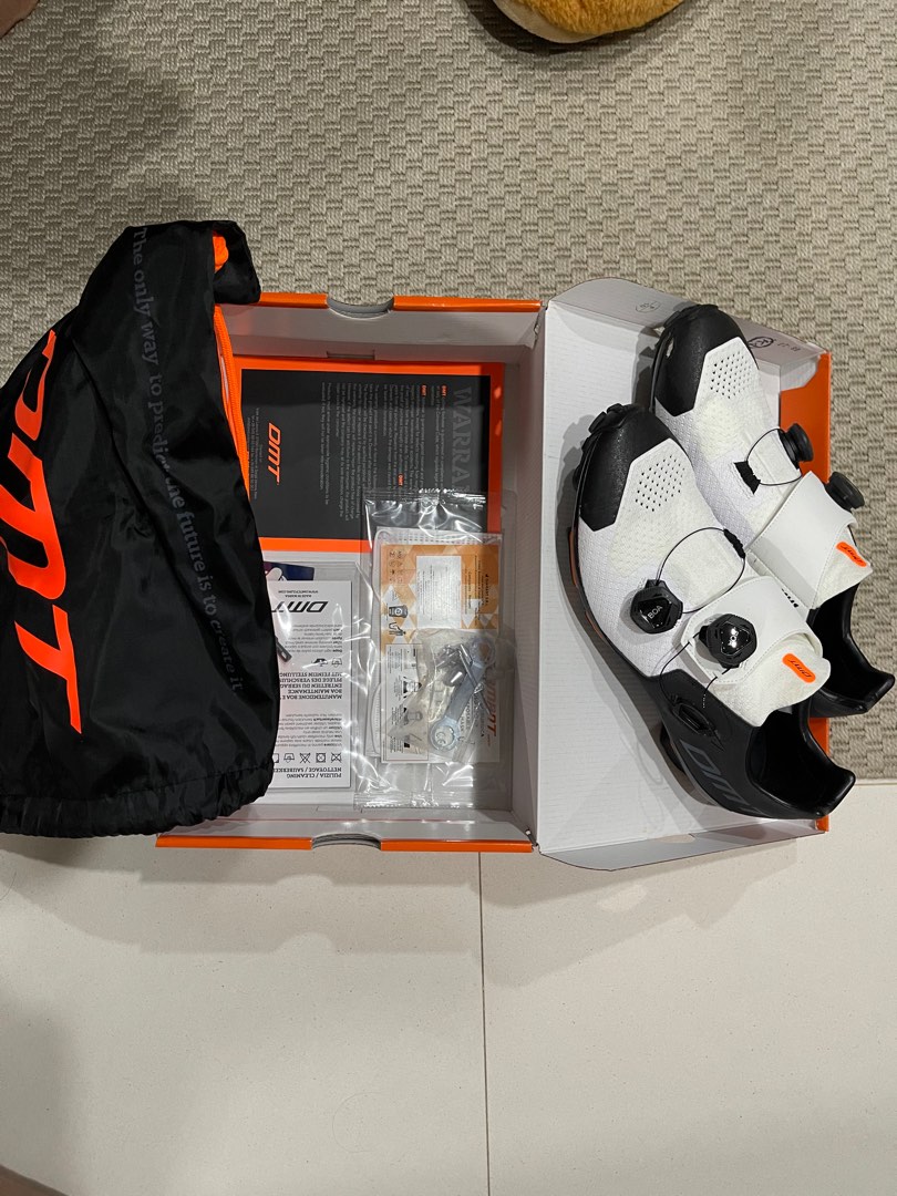 DMT MH1 Carbon Gravel Cycling Shoes, Sports Equipment, Bicycles & Parts ...